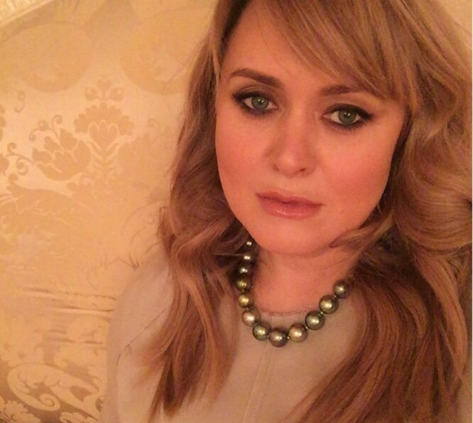 43 летняя Анна Михалкова показала как выглядит без макияжа и укладки